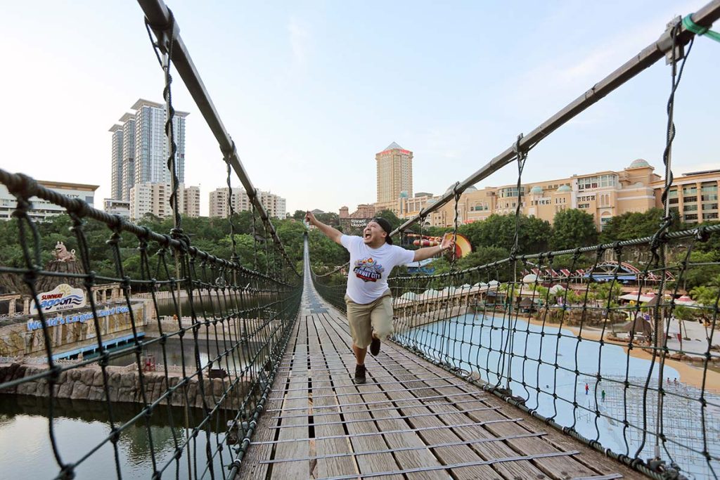 Malaysia’s Longest Pedestrian Suspension Bridge | Amazing Sunway City ...